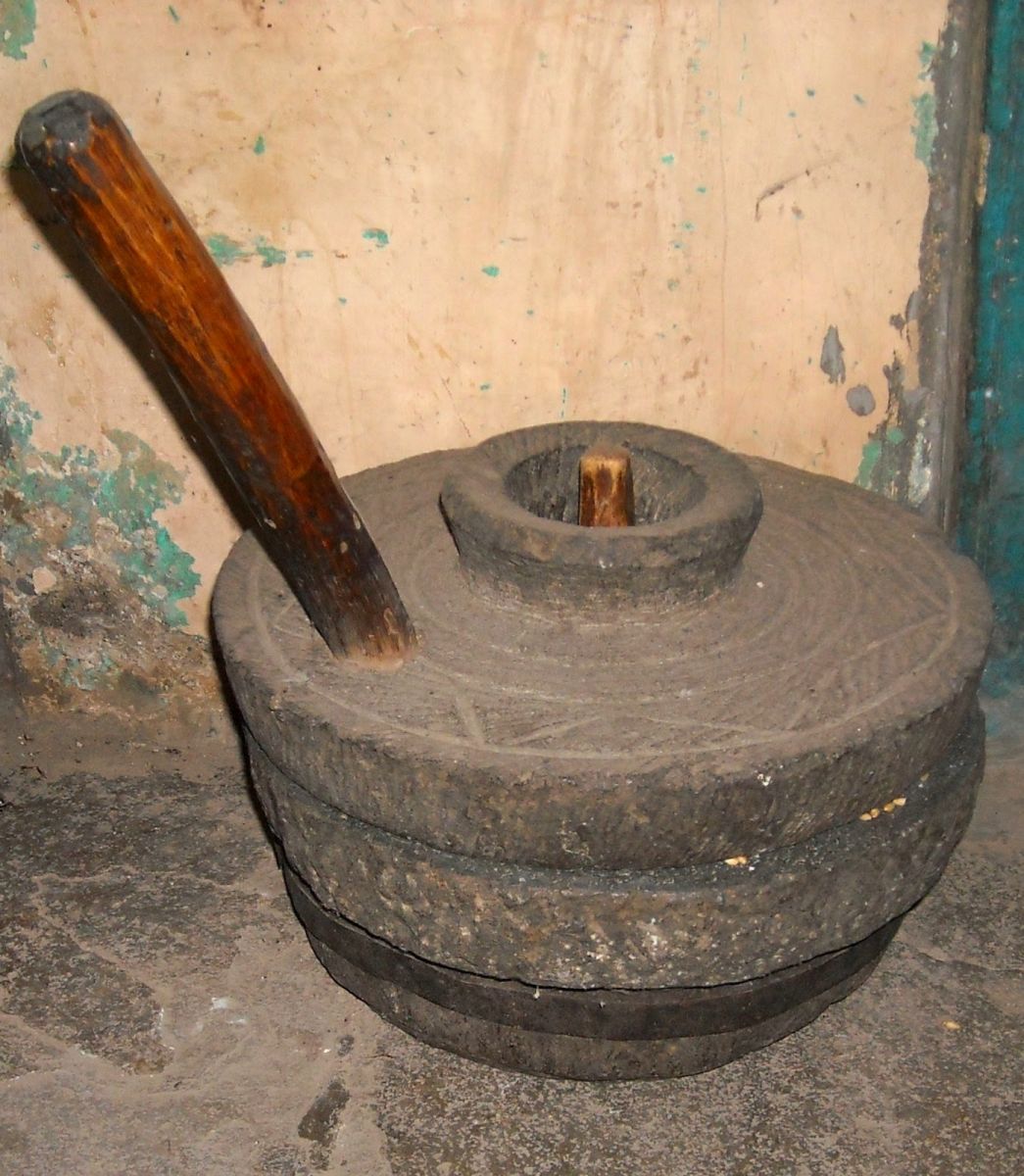 गेले ते दिवस आणि राहिल्या त्या आठवणी - १ | Maayboli